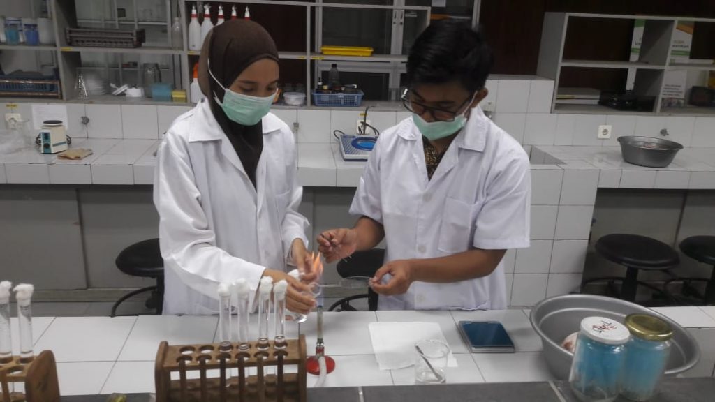 Laboratorium Mikrobiologi Hasil Pertanian | Fakultas Pertanian